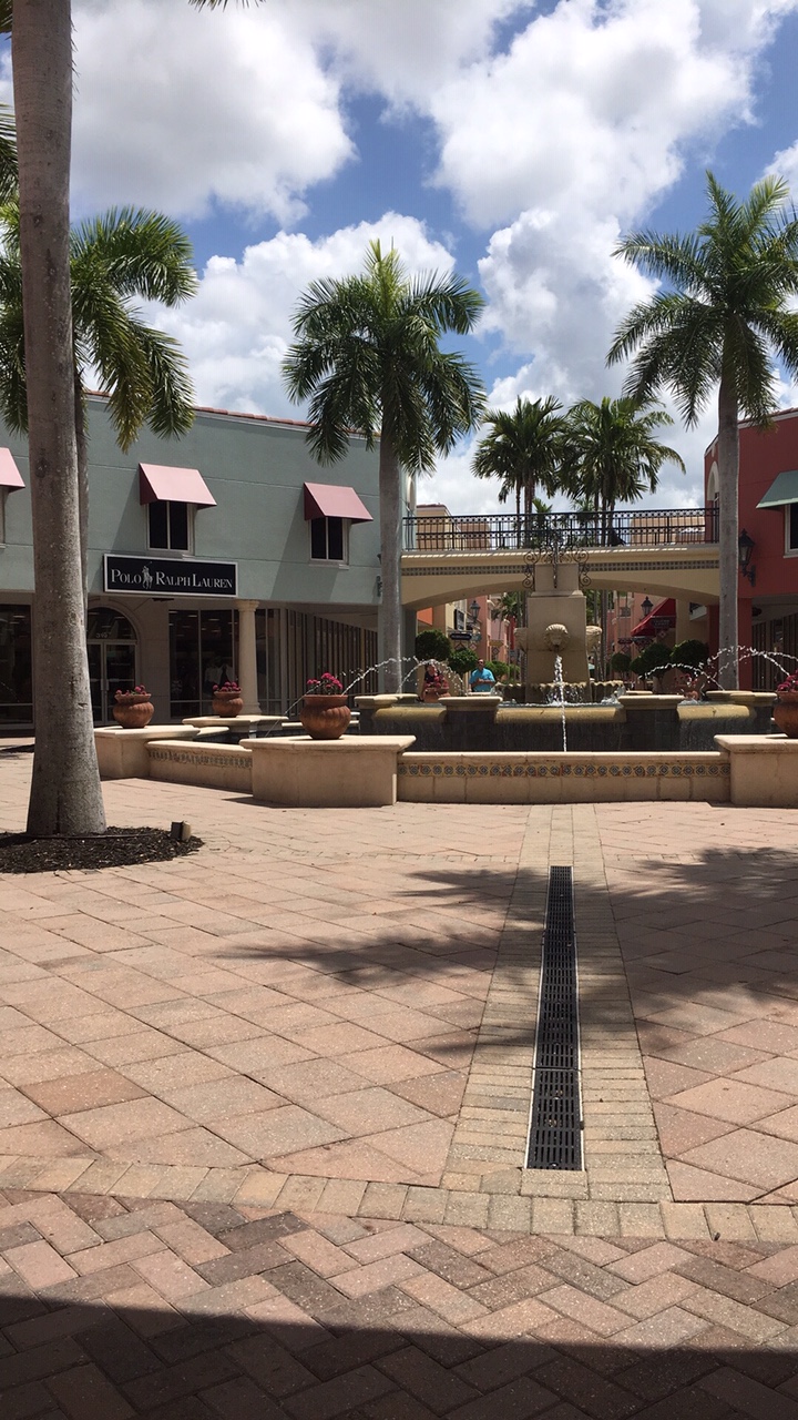 Cape Coral Outlet Mall